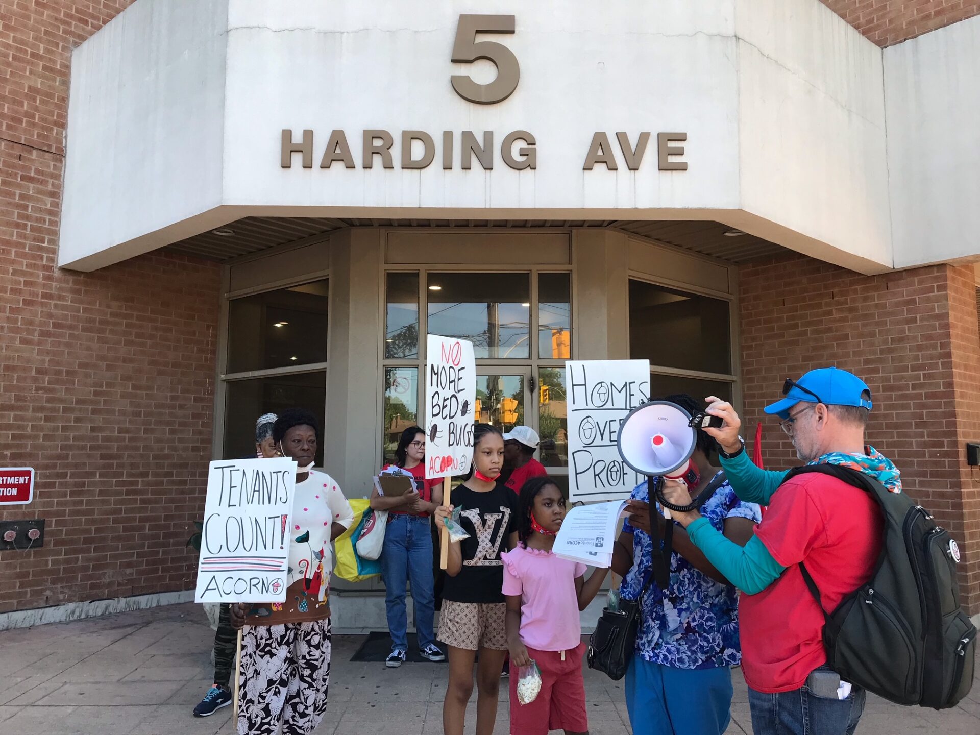 Toronto ACORN Tenants Speakout at 1755 Jane St - ACORN Canada
