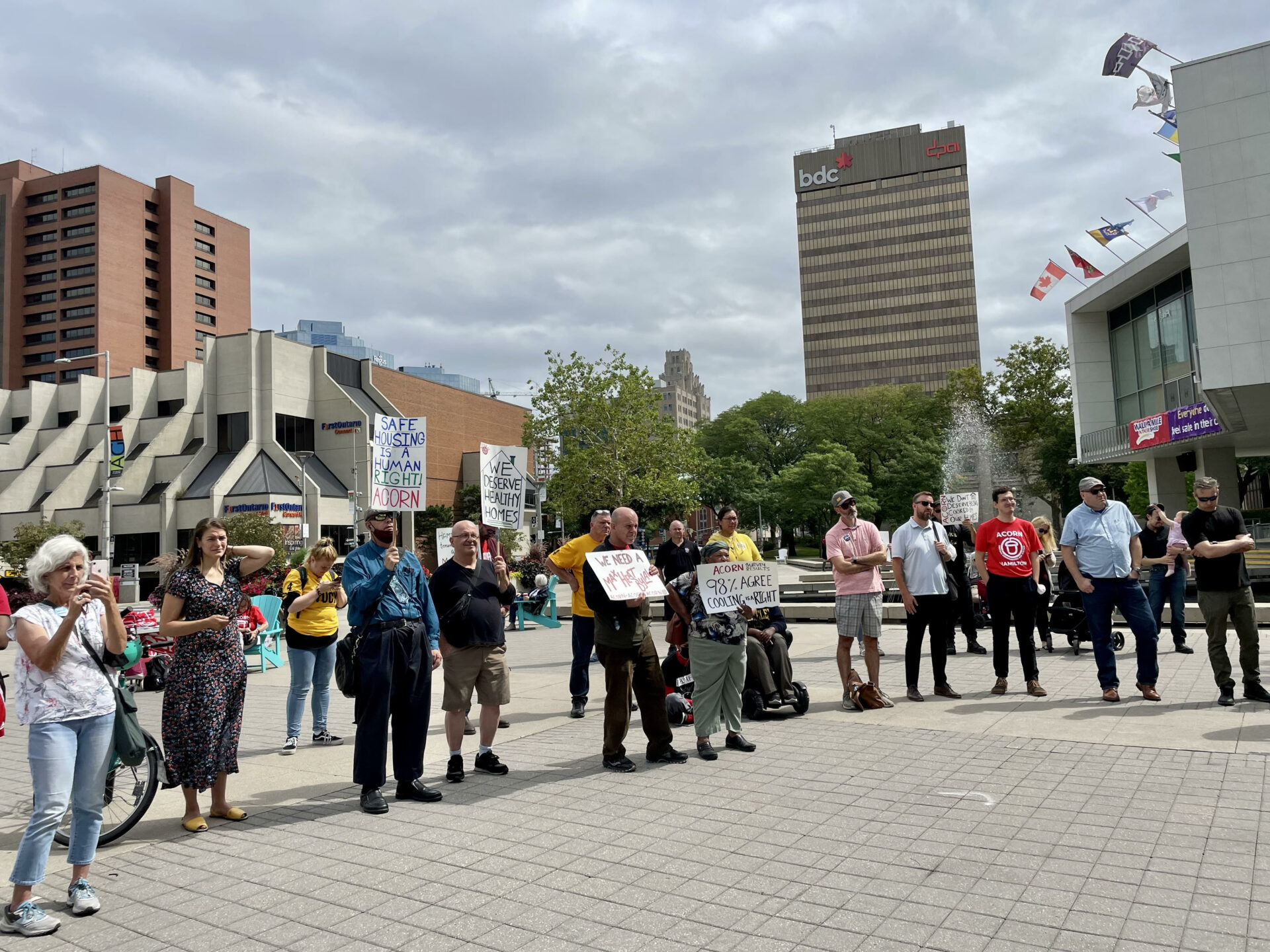 Hamilton ACORN demands max heat bylaw! - ACORN Canada