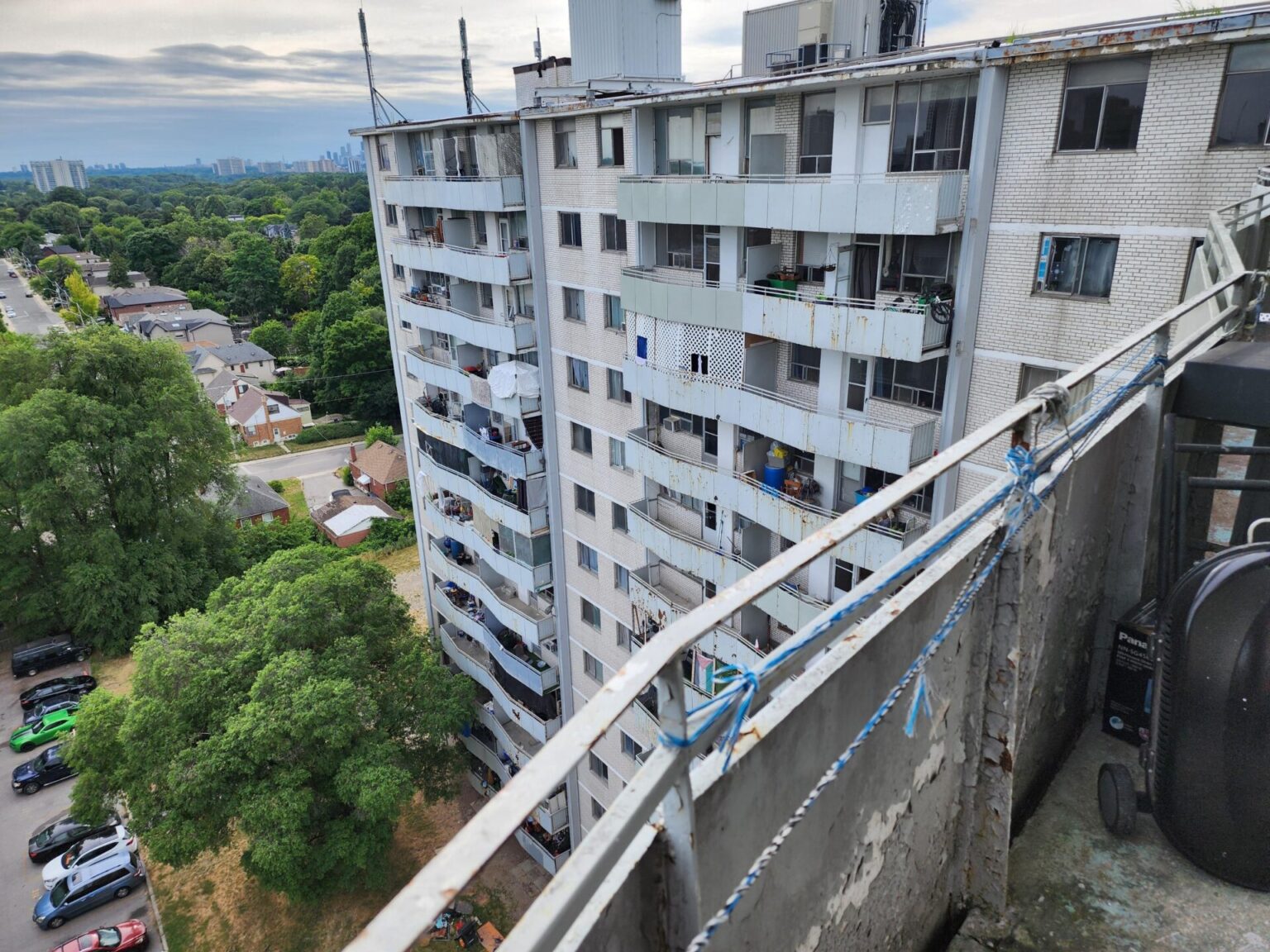 Toronto ACORN walks Mayor through 500 Dawes Rd to see first-hand the ...